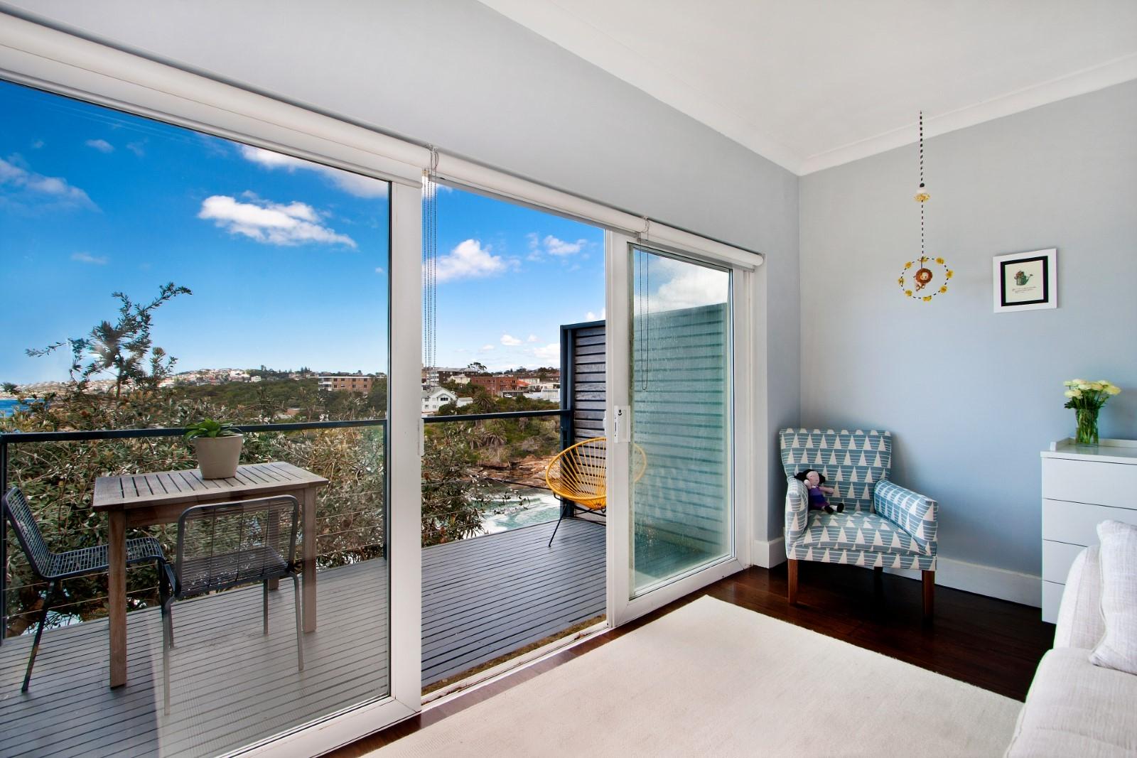 4 Ways Installing Stacking Doors Benefits You – Astellite