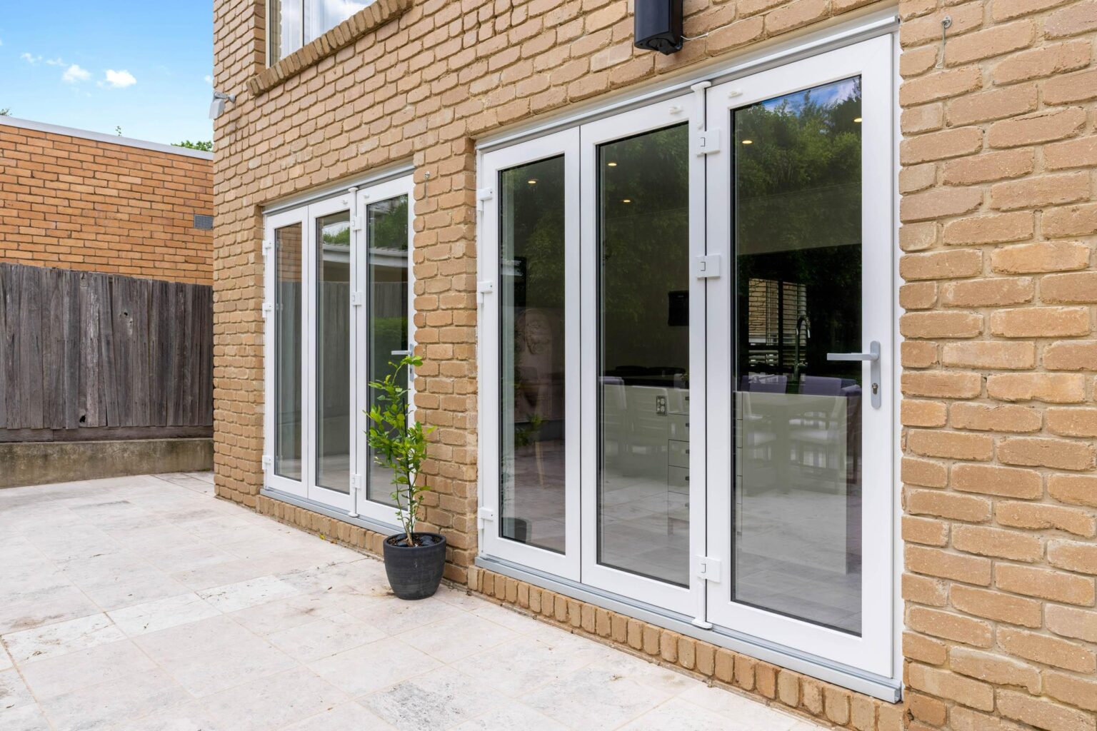 A Simple Guide To uPVC Stacking Doors – Astellite